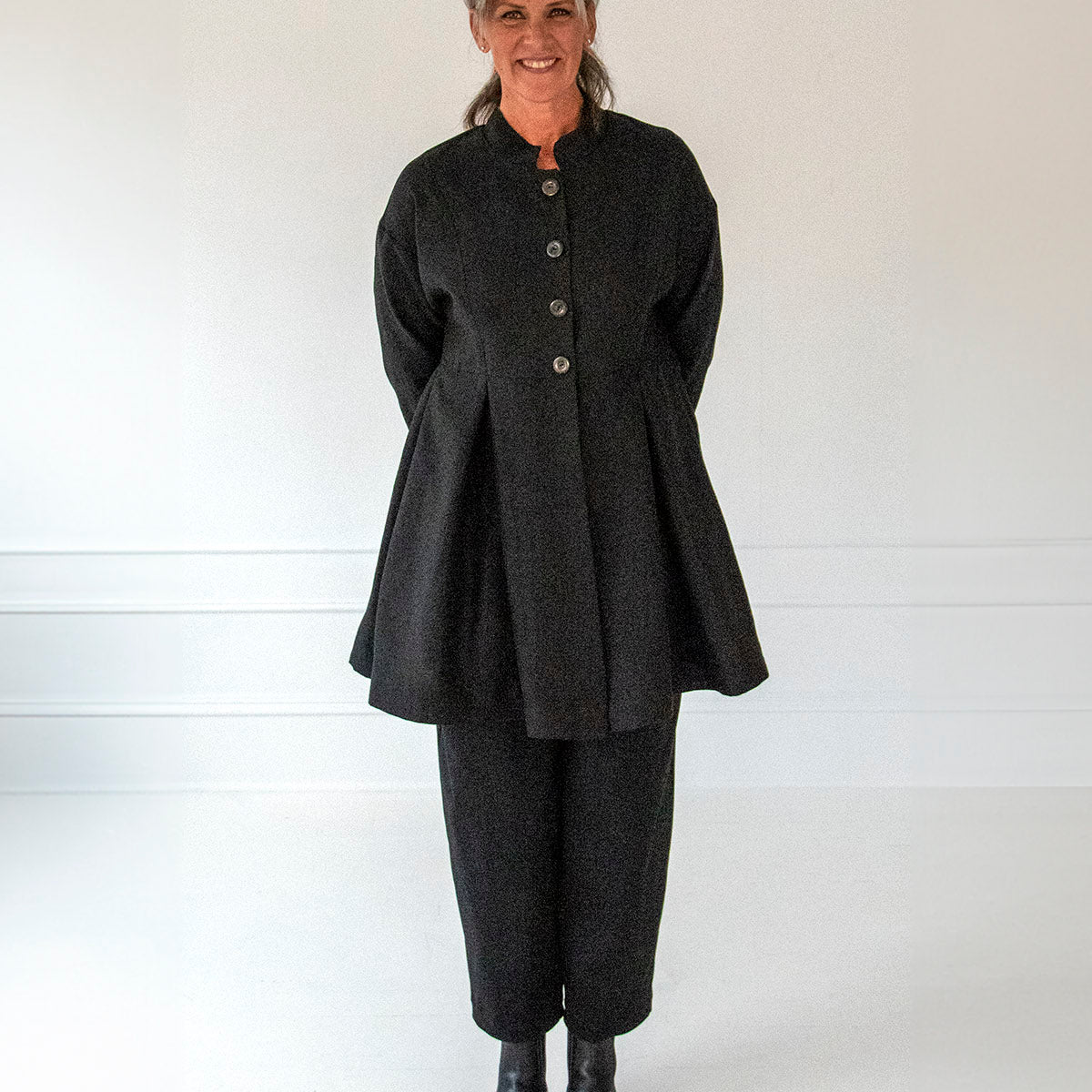 Mandarin Collar Coat Tunic with Pleats - Black (Linen) – Kathleen O'Grady